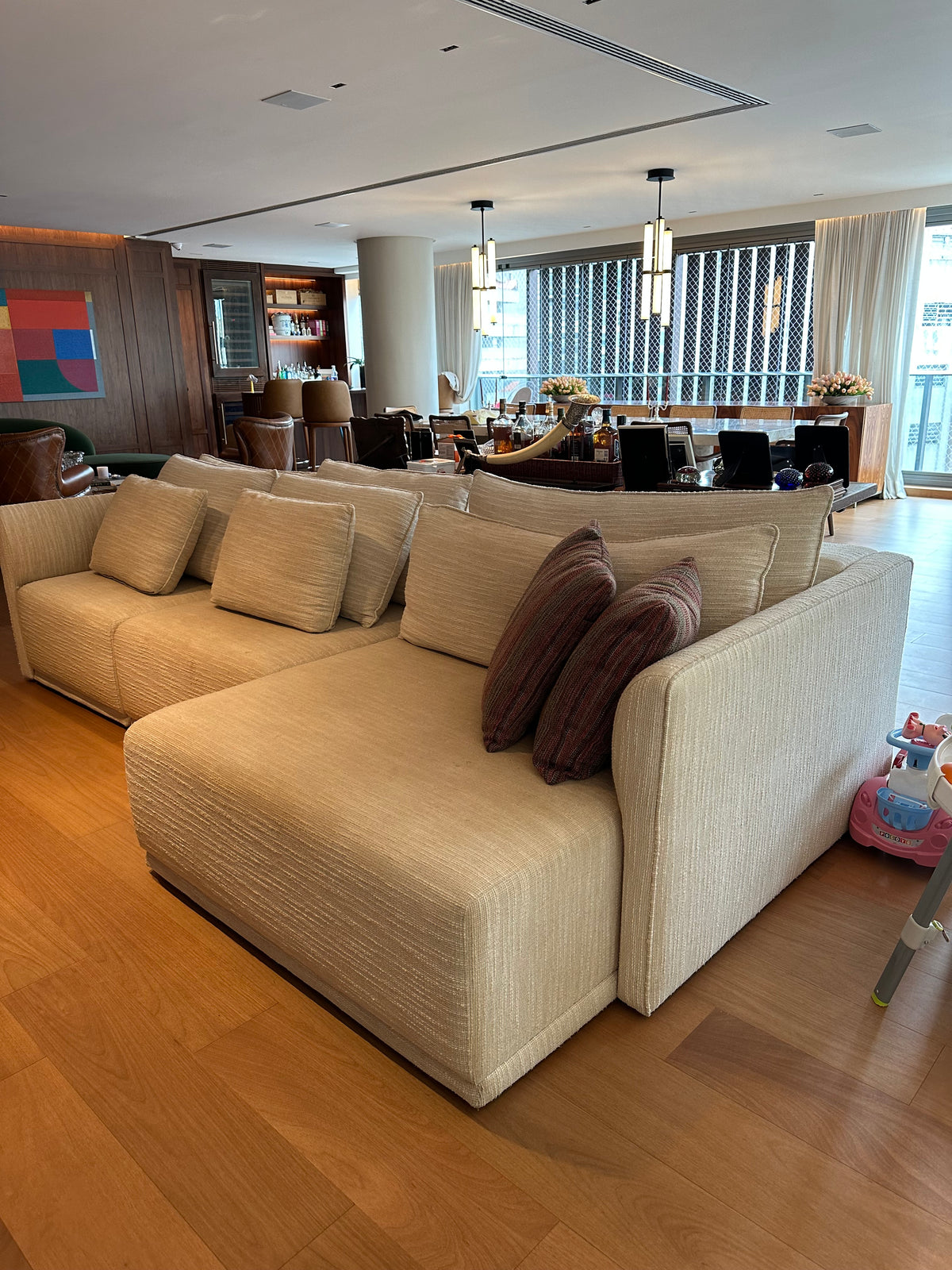 Sofá "Bilbao" Retrátil com Chaise - Breton — BossaNossaCasa