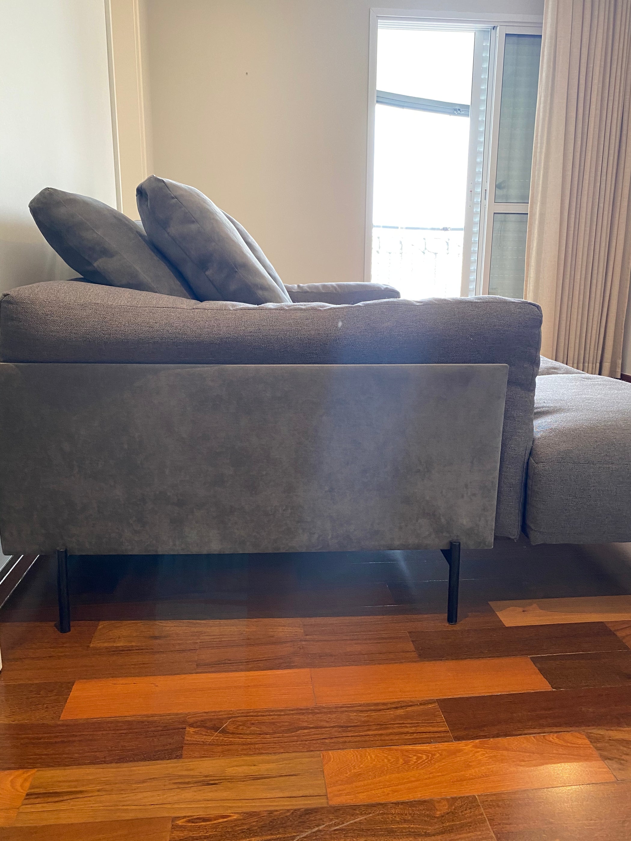 Sofá "Dock Especial" - Guilherme Wentz para Decameron — BossaNossaCasa